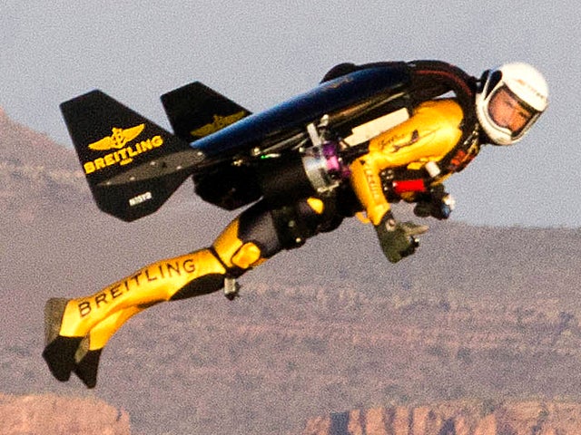 Swiss "JetMan" finally soars over Grand Canyon - CBS News