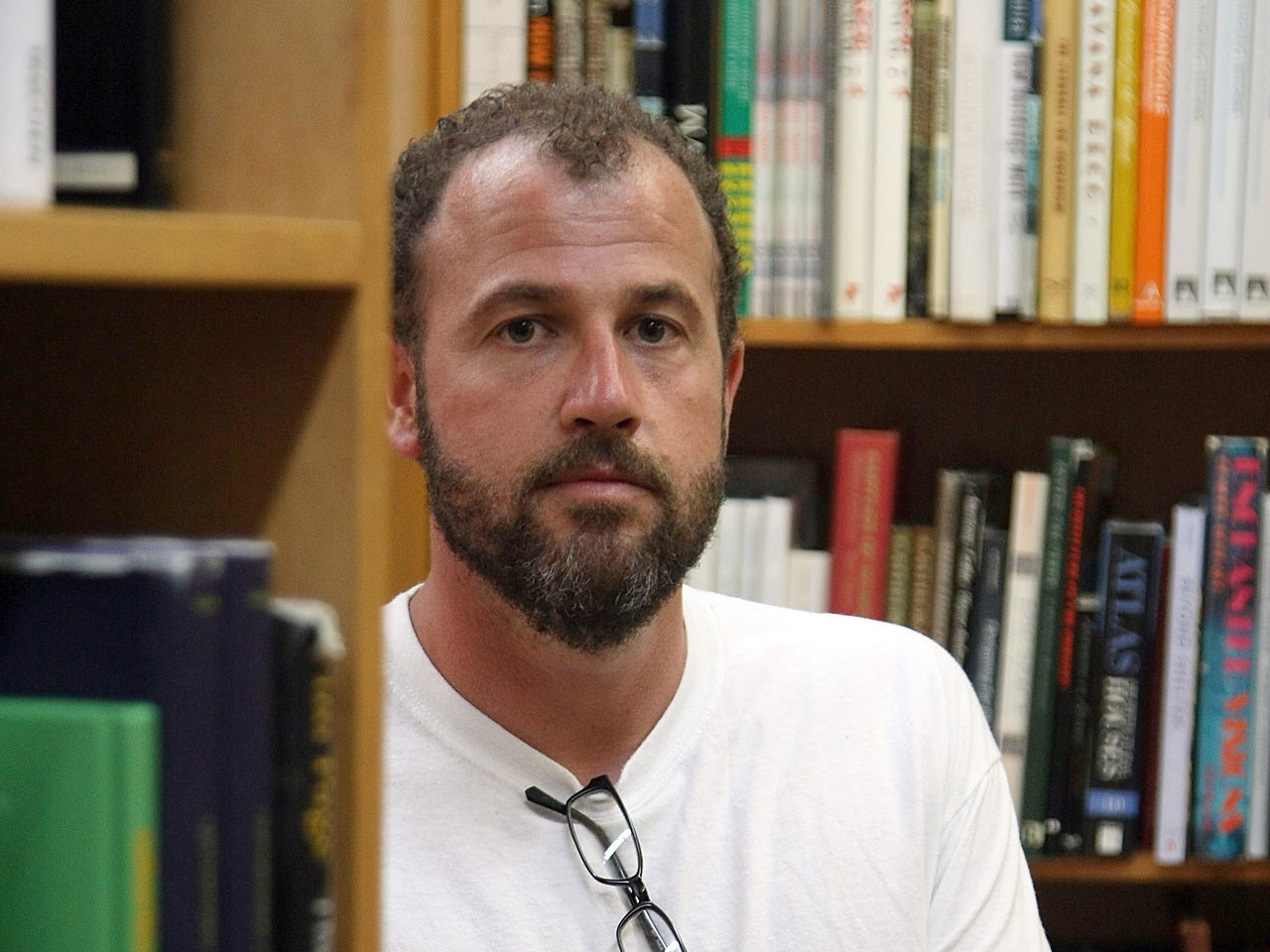 Author James Frey returning to Oprah - CBS News