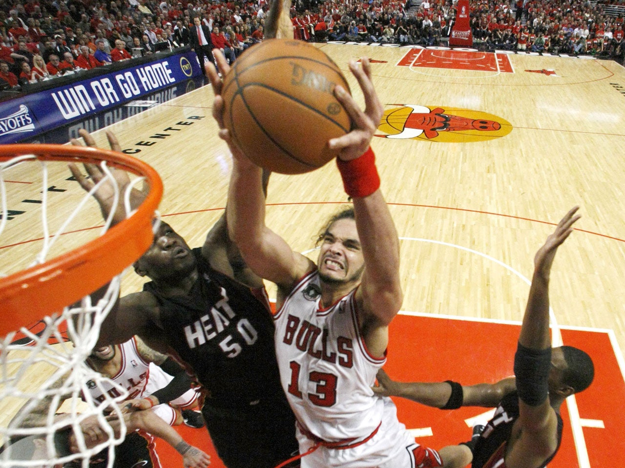 Chicago Bulls take 1-0 Conf. finals lead - CBS News