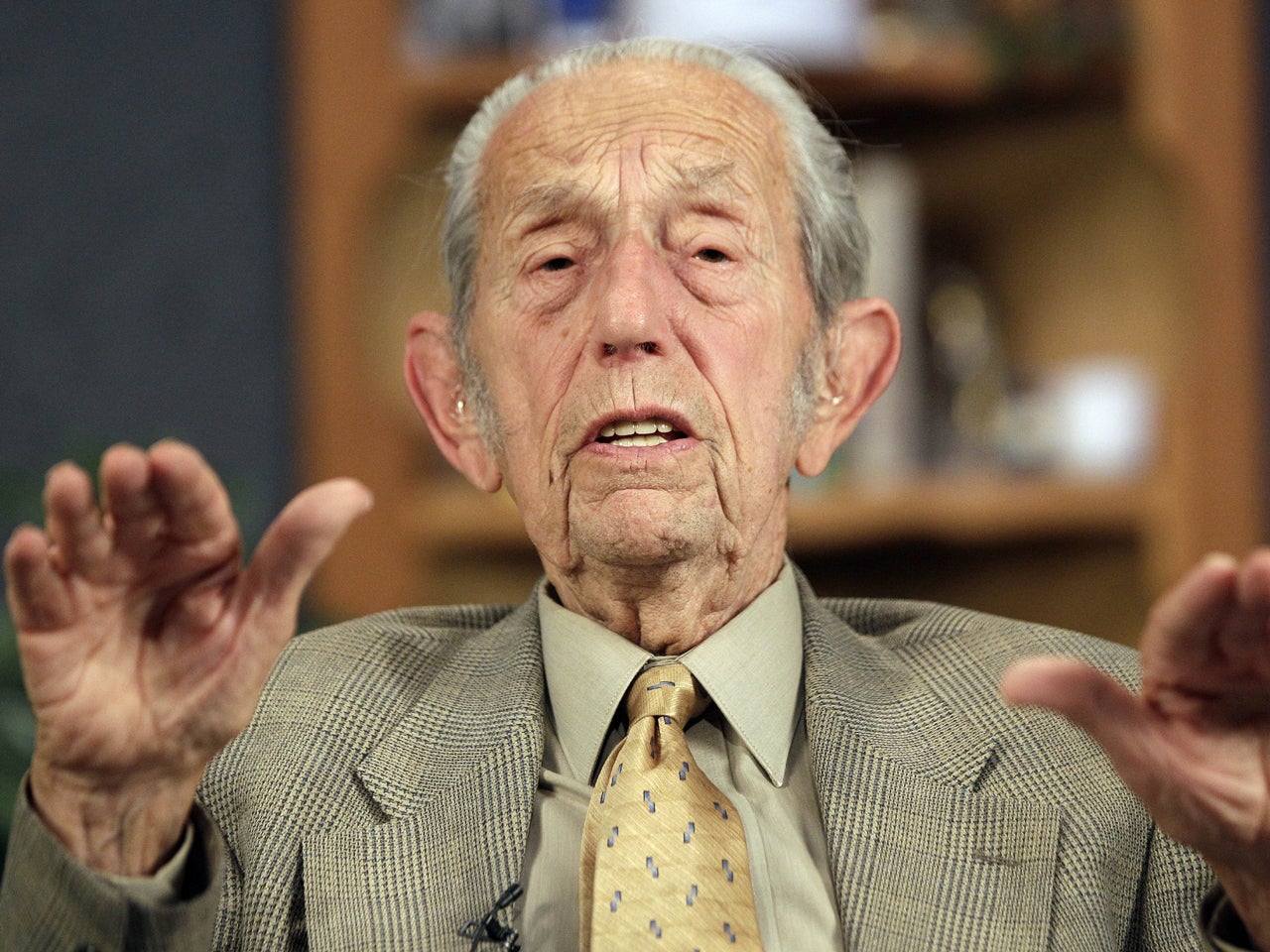 Rapture predictor Harold Camping suffers stroke - CBS News