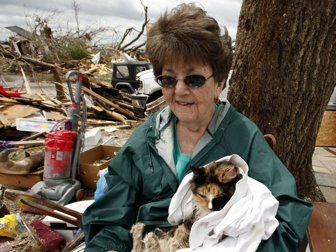 First person on Joplin missing list found alive - CBS News