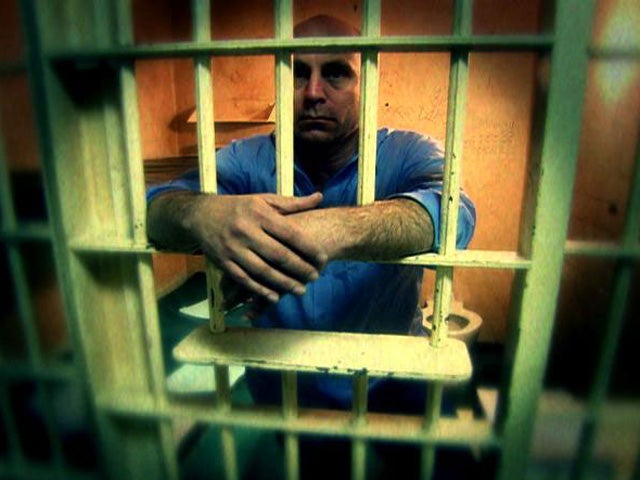 Man imprisoned for 26 years; Did an LAPD cop lie? - CBS News