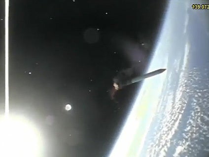 Video: Endeavour booster rockets fall to Earth - CBS News