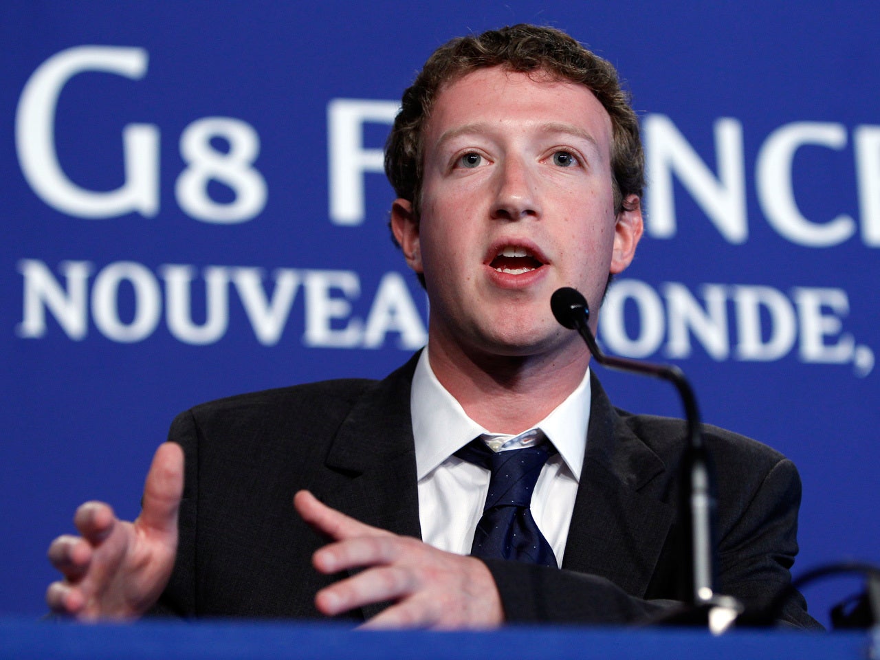 Zuckerberg lashes out at "professional con artist" - CBS News