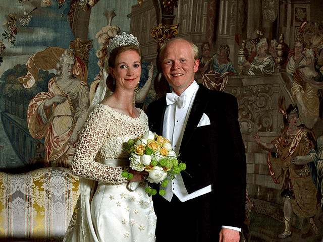 Another princess marries (Photos) in royal wedding season - CBS News