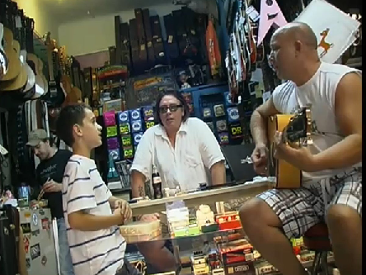 13-year-old Scottish boy Brendan MacFarlane sings and blows us away - CBS News