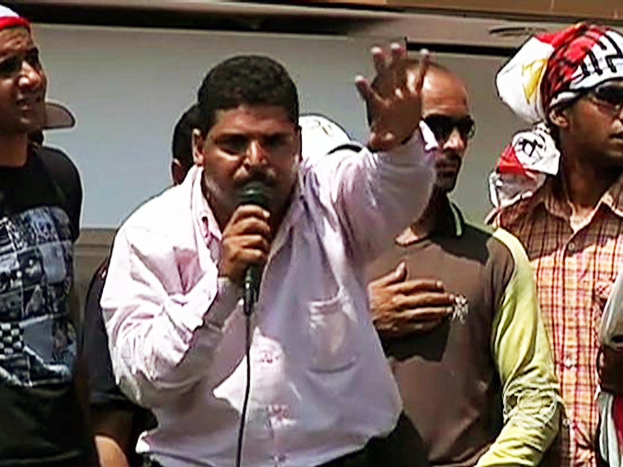 Navigating the fault lines in Egypt's Muslim Brotherhood - CBS News