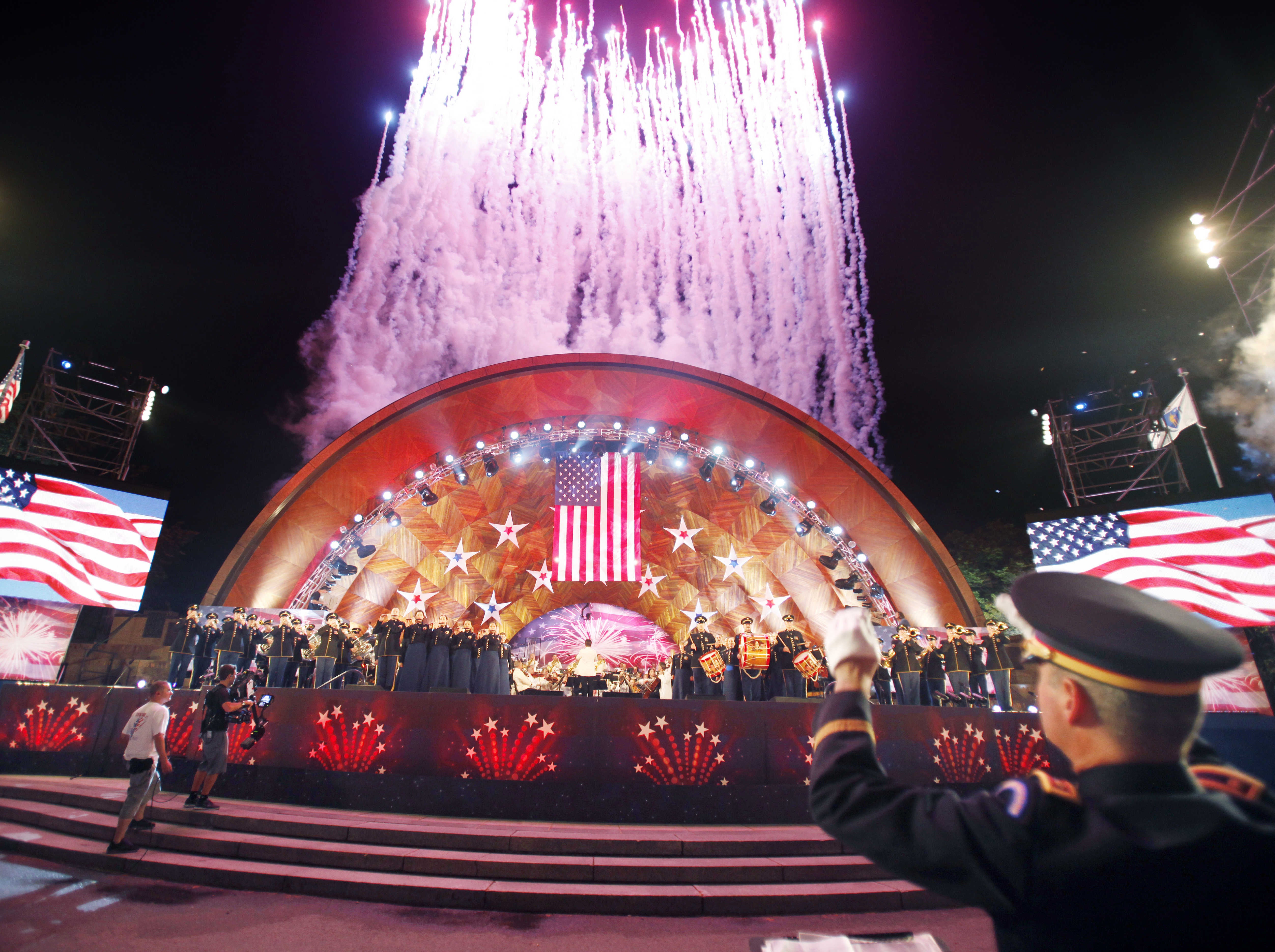 Inside the Boston Pops' patriotic tradition - CBS News
