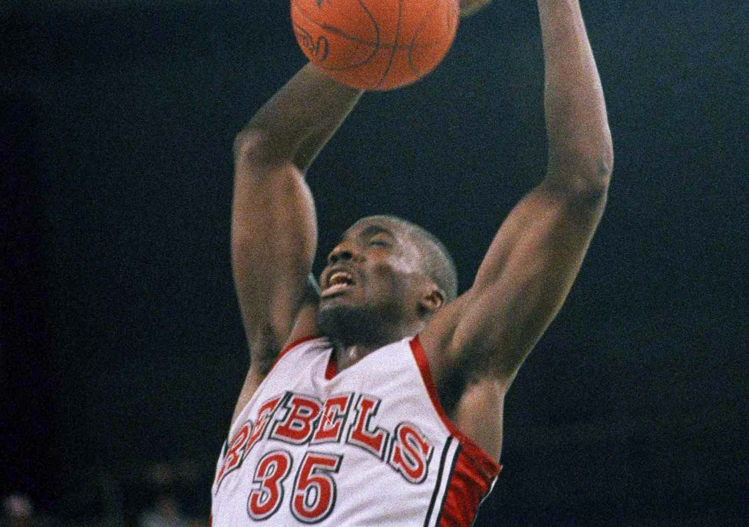 Armen Gilliam, ex-UNLV star, dies playing hoops - CBS News