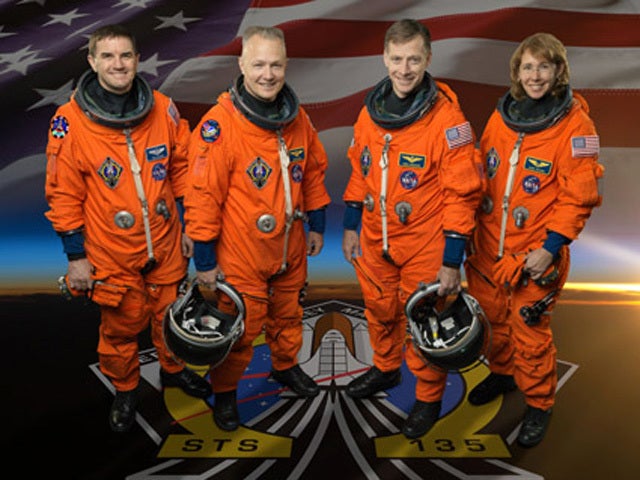 Meet the last Space Shuttle crew - CBS News