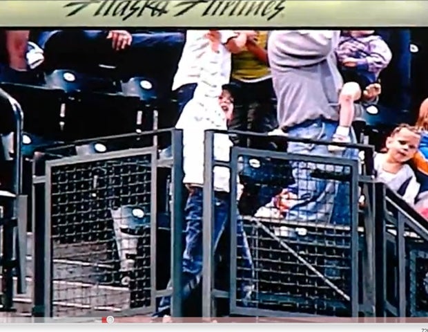 Dancing kid is a "Thriller" at the ballpark - CBS News