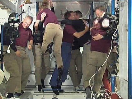 Astronauts bid goodbye to space station crew - CBS News