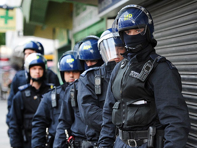 Britain looks to U.S. for anti-gang strategy - CBS News