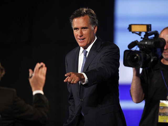 Romney all smiles amid GOP snipefest - CBS News