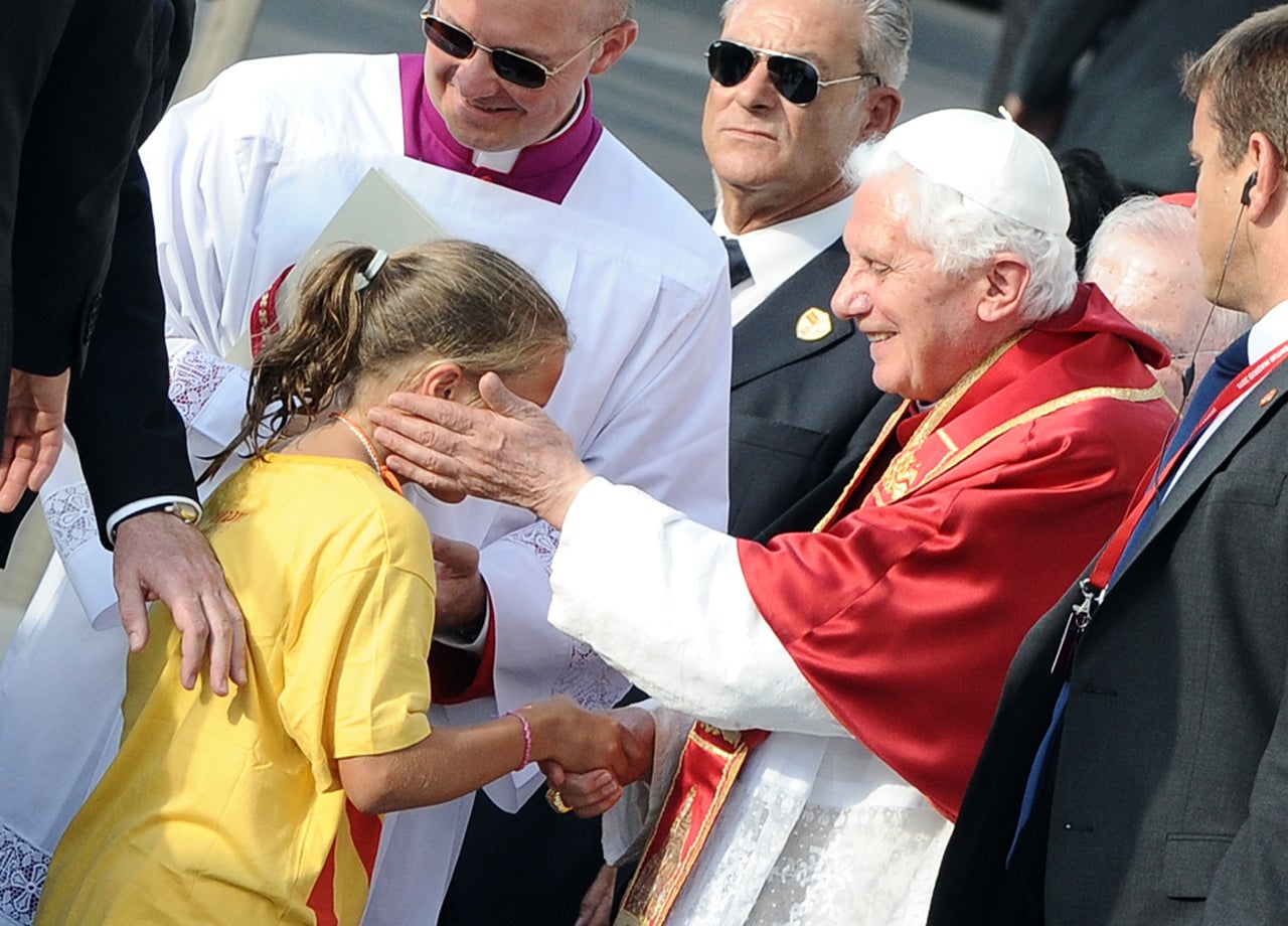 Pope laments society's "amnesia" about God - CBS News