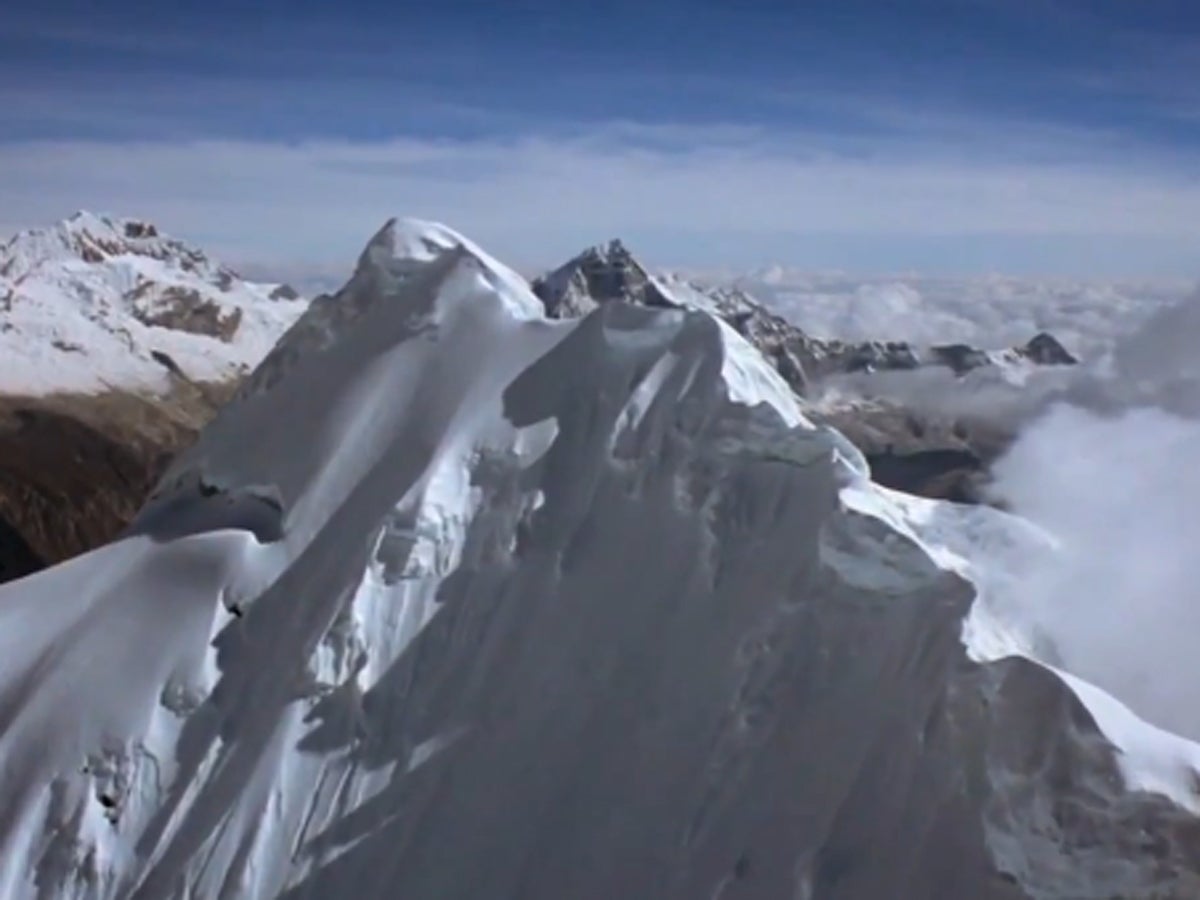 A moment of meditation and Alan Watts discussing "nothingness" - CBS News