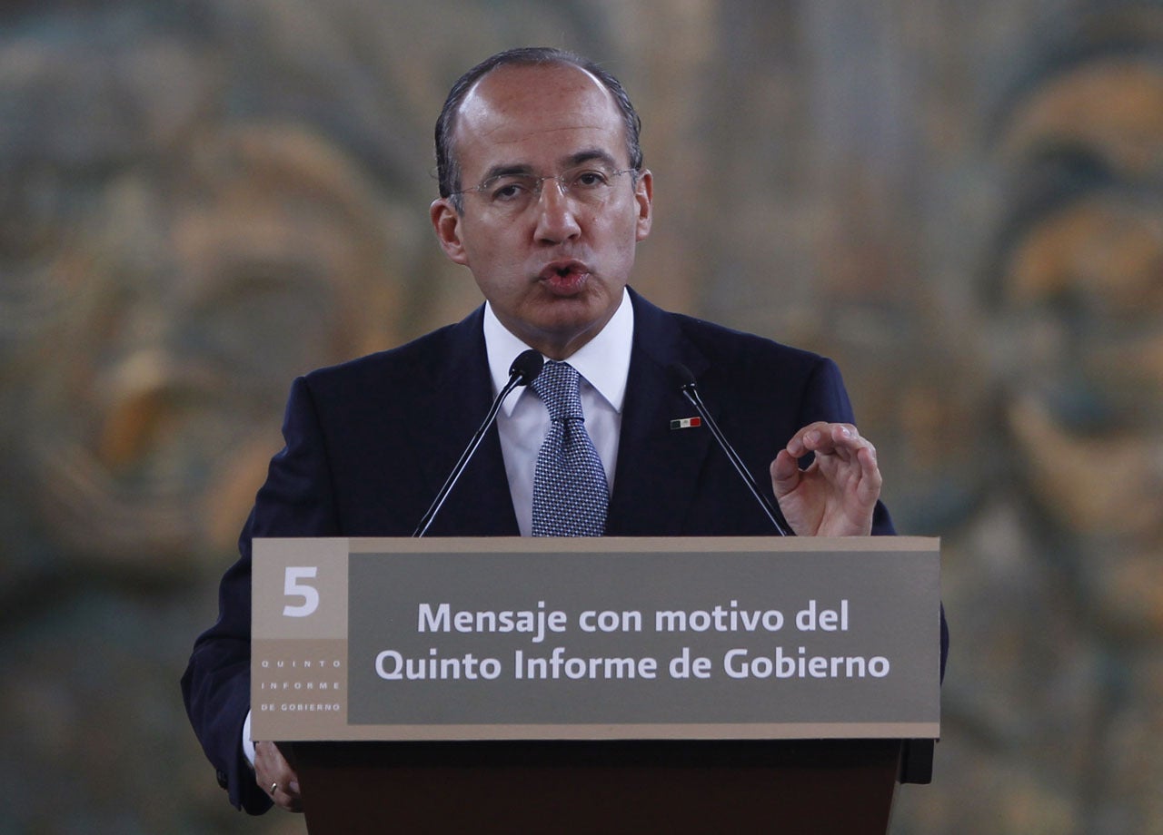 Mexico: Calderon vows end to corrupt cops - CBS News