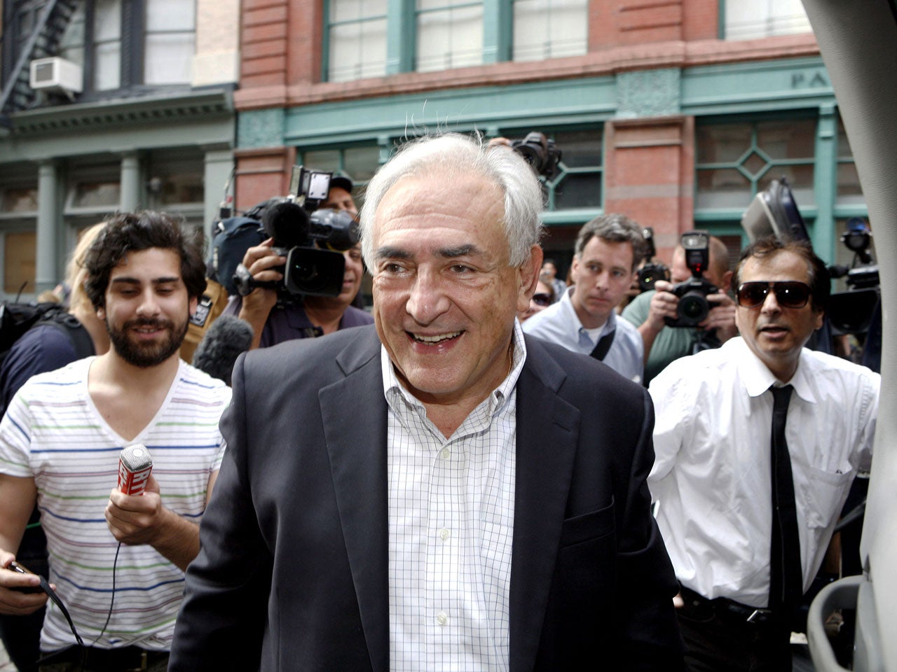 Hotel video of DSK, accuser aired in France - CBS News