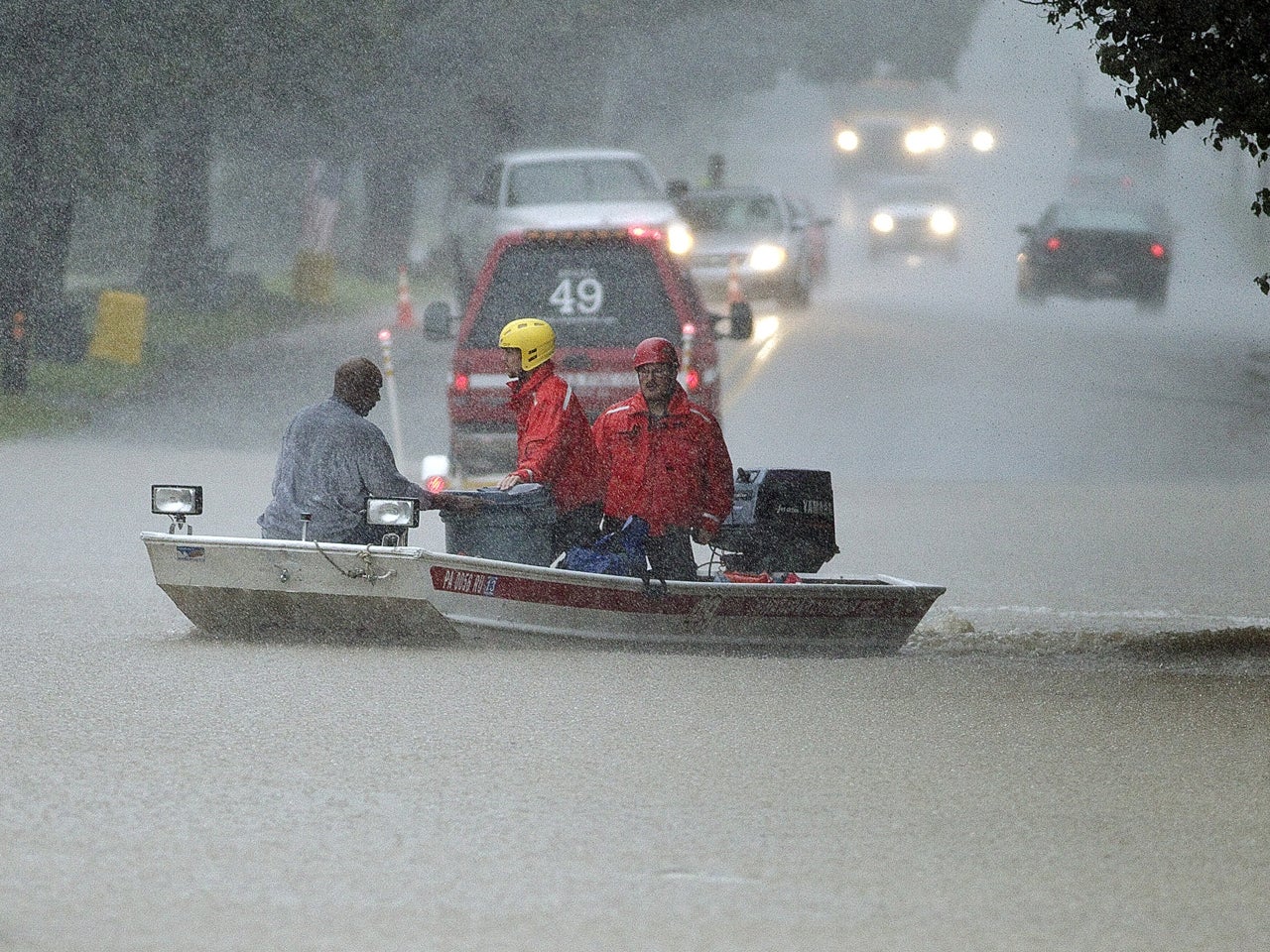 Lee's leftovers drench waterlogged Northeast - CBS News