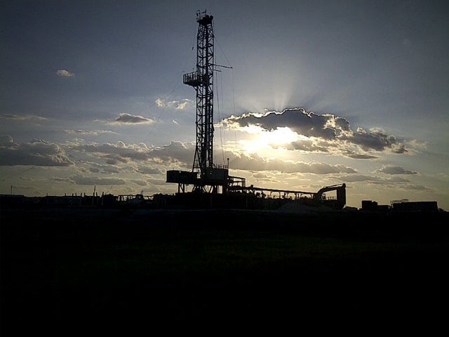 Oil pipeline sparks South Texas jobs boom - CBS News