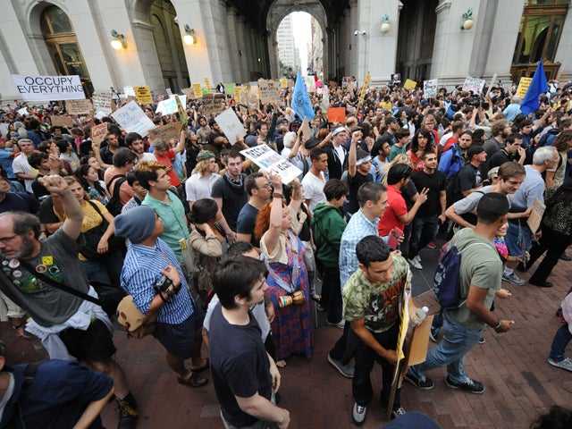 1,000 protesters march from Wall Street to NYPD - CBS News