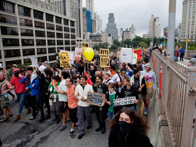 700 arrested after protest on Brooklyn Bridge - CBS News
