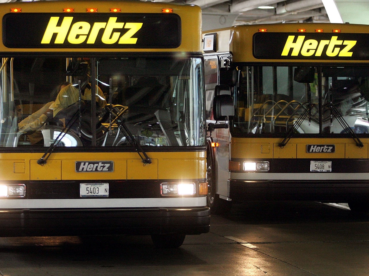 Hertz suspends Muslim workers for praying on job - CBS News