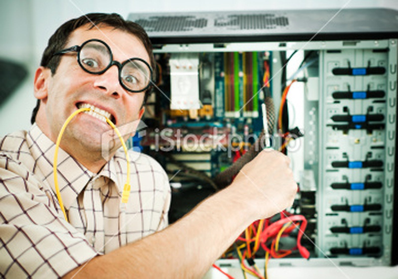 Incompetent tech support still a fact of (PC) life - CBS News