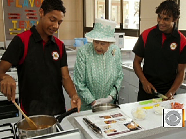 Queen passes along kangaroo stew - CBS News