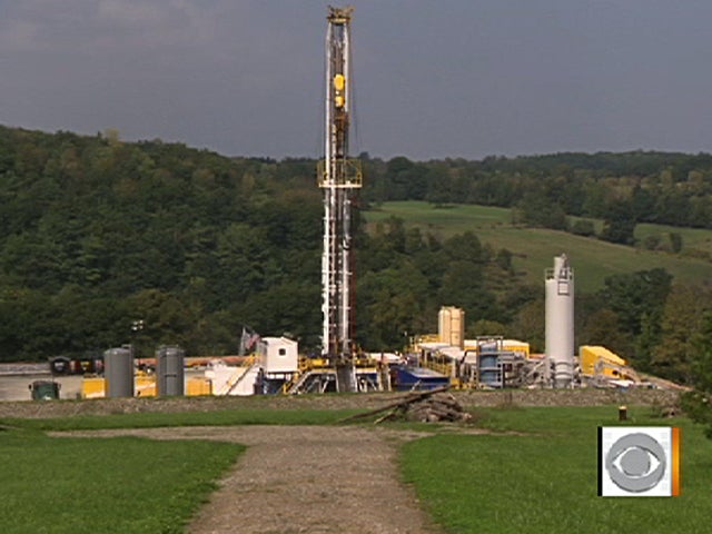Fracking safety debated amid drilling boom - CBS News
