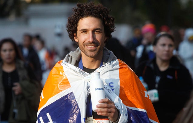 Ethan Zohn finishes NYC marathon - CBS News