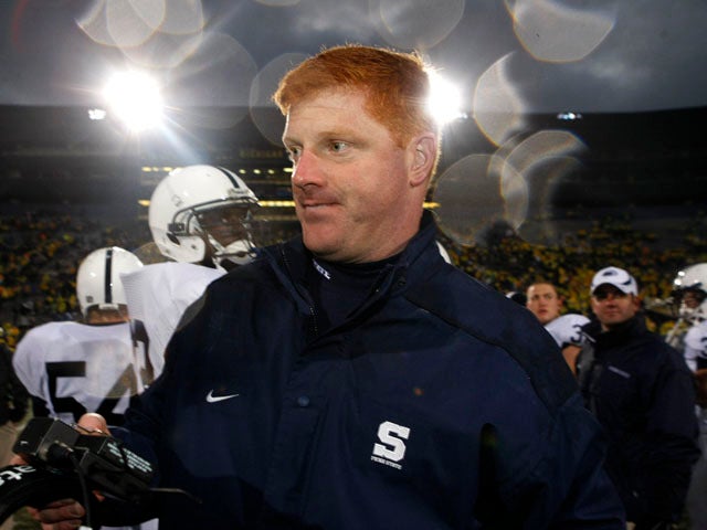 Penn State president explains McQueary status - CBS News