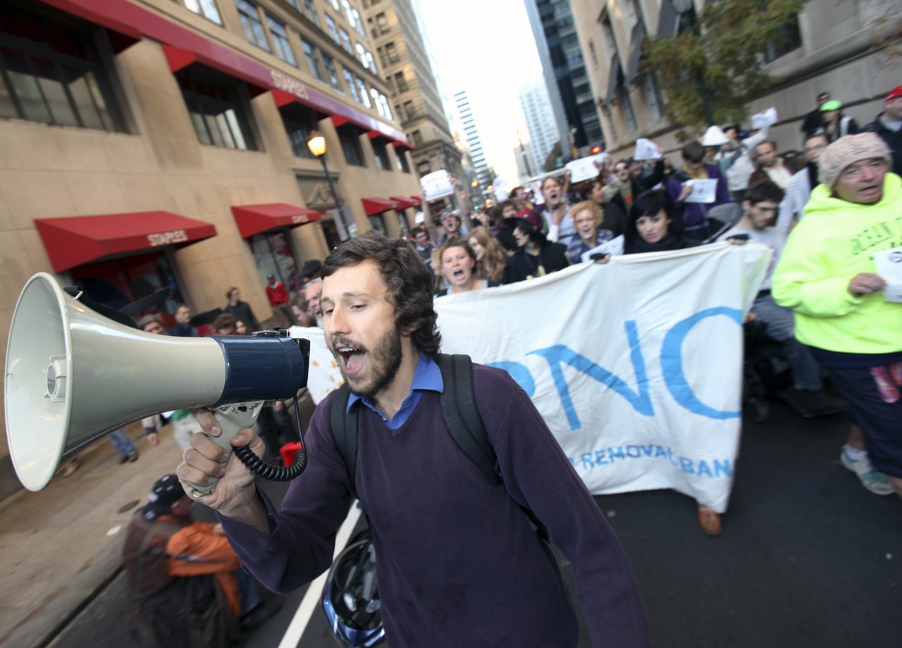 Occupy Philly votes to defy deadline - CBS News