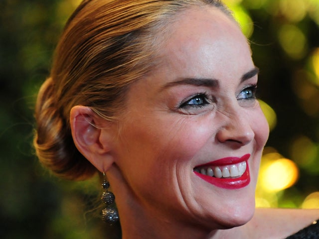 Sharon Stone plans welcome for returning troops - CBS News