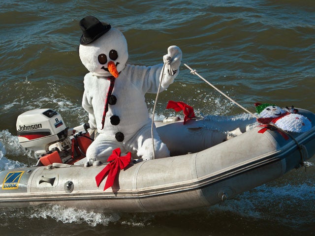 "Frosty the Snowman" arrested at Md. parade - CBS News