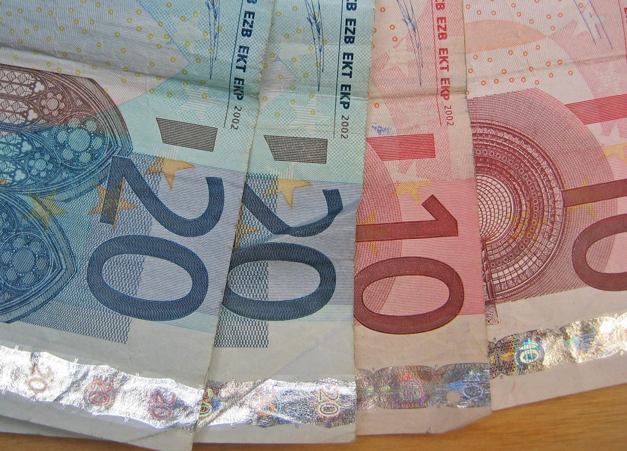 EU continues scramble to avoid currency collapse - CBS News