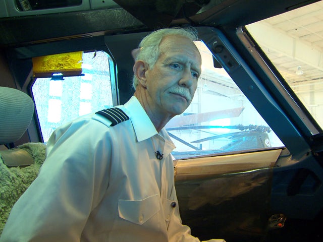 Capt. Sully takes a joyride to the past - CBS News