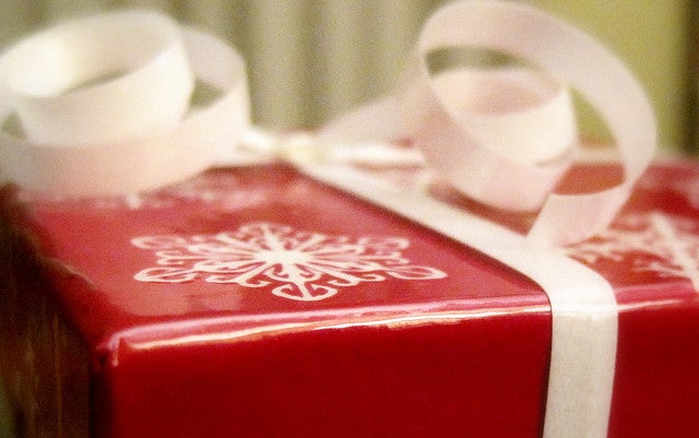 9 worst holiday gifts from bosses - CBS News