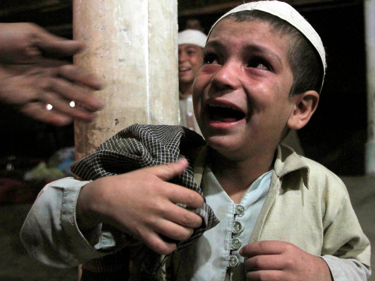 Pakistani cops: Seminary chained kids, addicts - CBS News