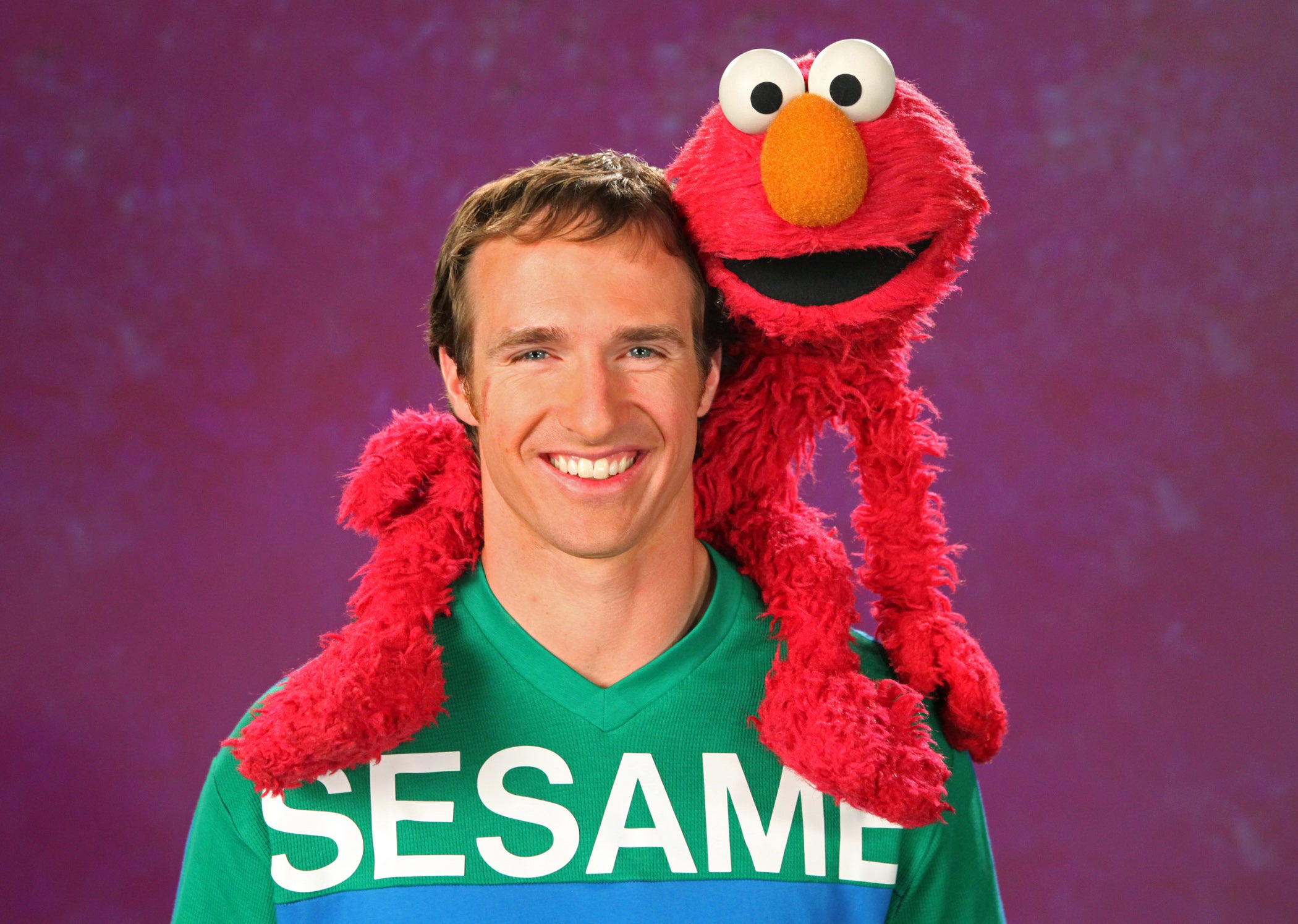 Saints QB Drew Brees drops by Sesame Street - CBS News