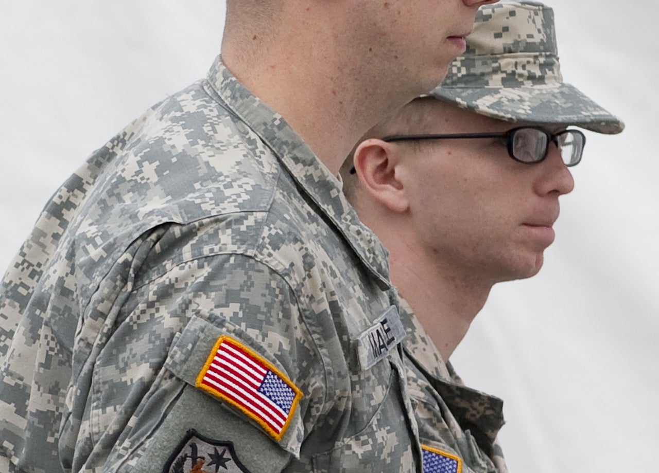 Testimony on Manning's access to secrets - CBS News