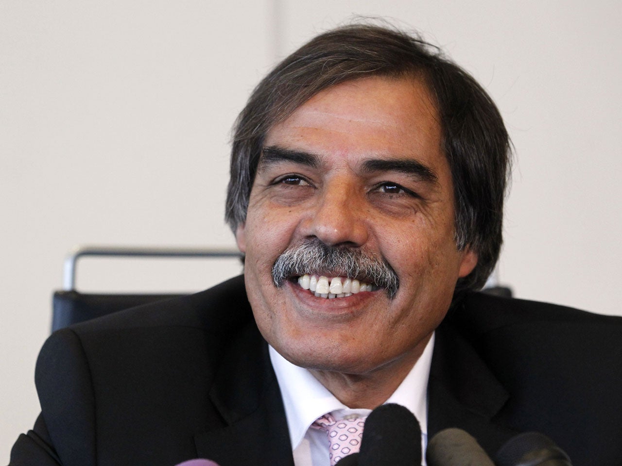 Libyan leader returns to his U.S. university - CBS News