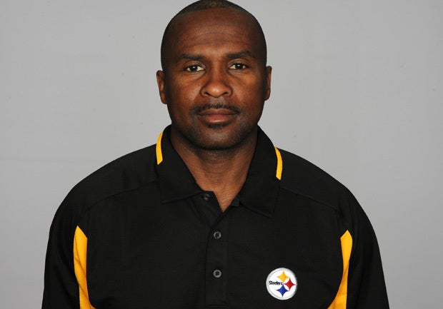 Steelers coach Wilson still critical after fire - CBS News