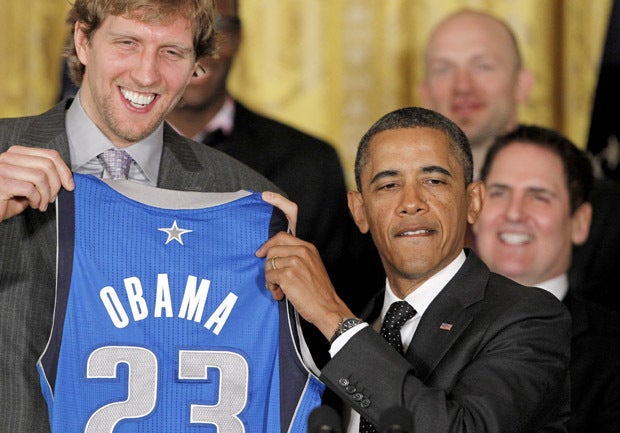 Obama hails NBA champ Mavericks at White House - CBS News