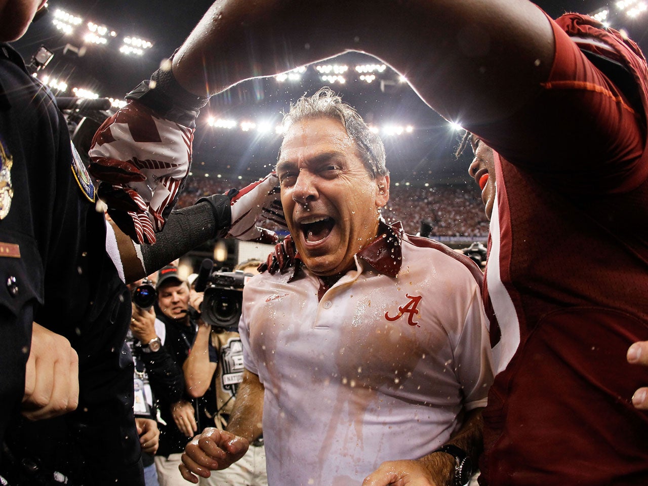 Alabama blanks LSU 21-0 for BCS crown - CBS News