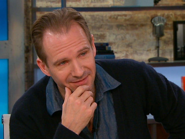 Ralph Fiennes honored for directorial debut - CBS News