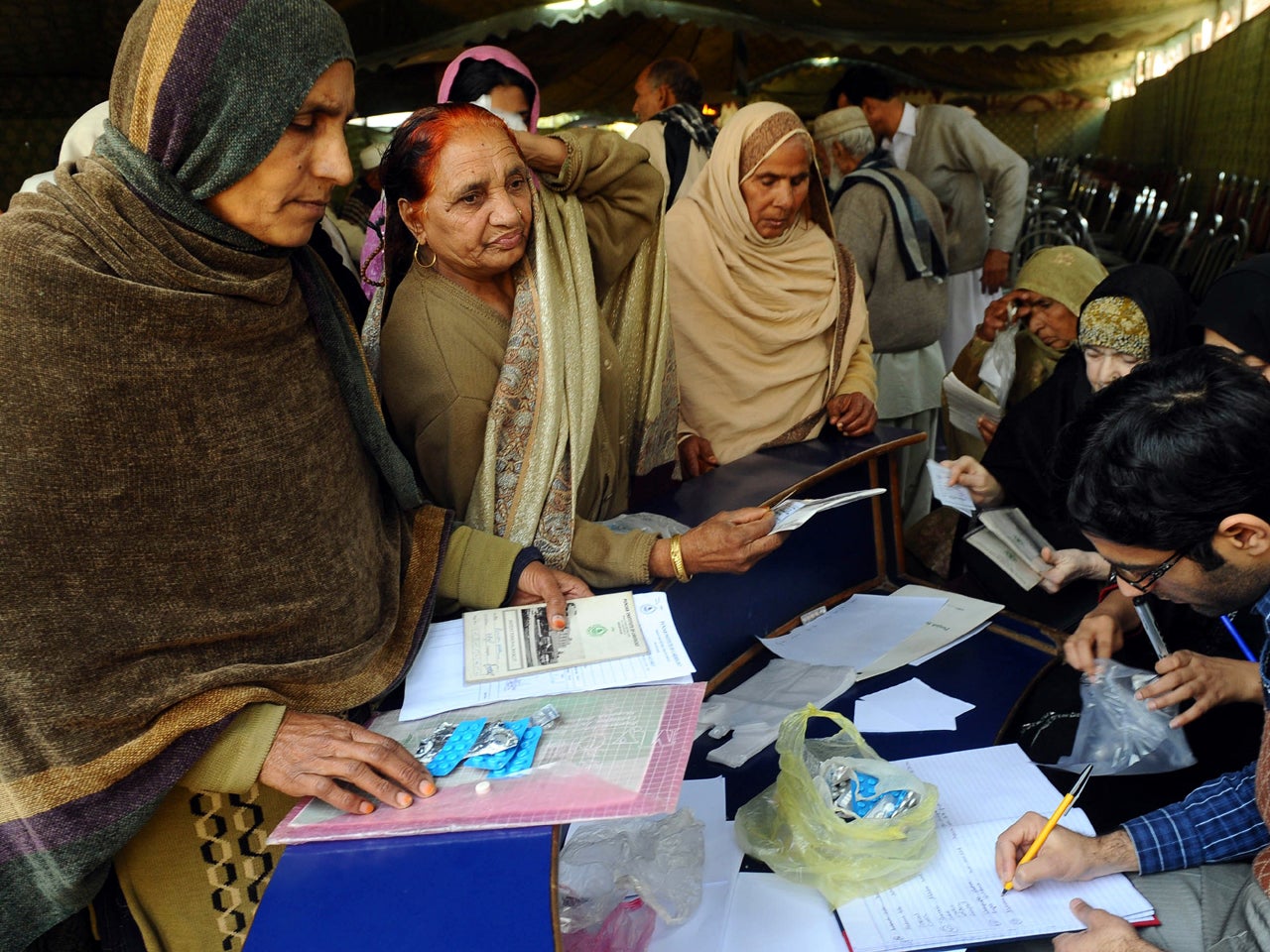 Nearly 100 Pakistanis die from bad medicine - CBS News
