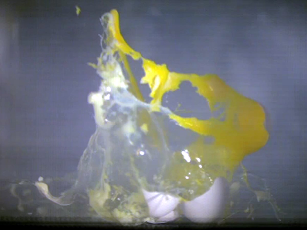 Microwaves really ruin everything (in slow-motion) - CBS News