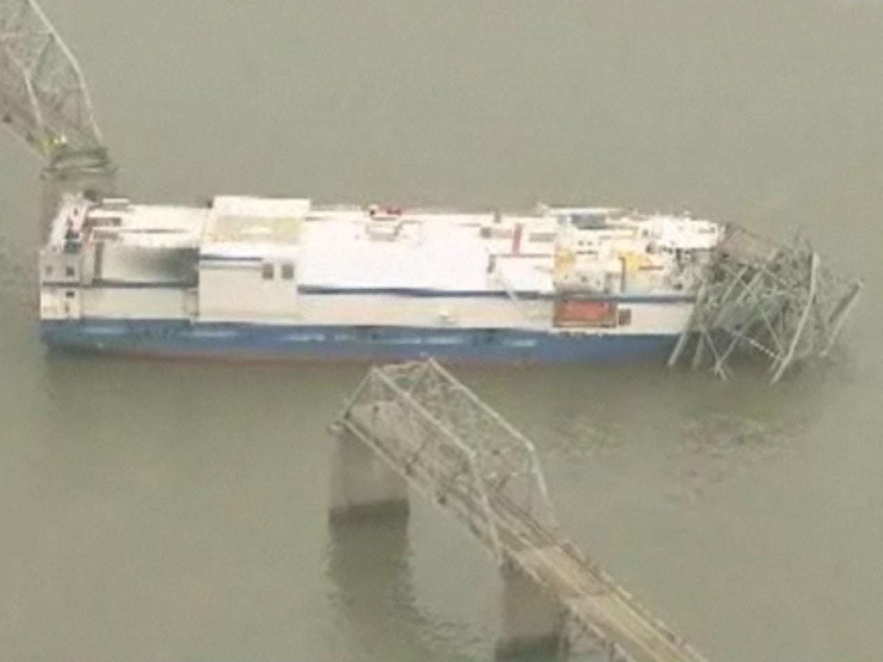 Ship hauling rocket parts smashes into Ky. bridge - CBS News