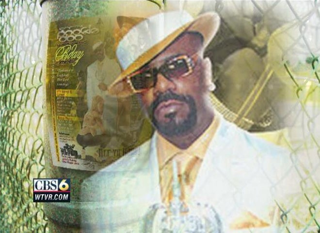 Cops: Accused pimp solicits bail via Facebook - CBS News